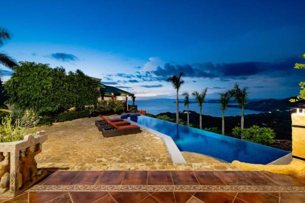 Casa Amarilla 4br Bay-view Villa - 8 Guests - Playa Hermosa