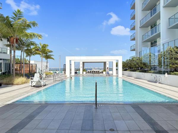 Luxe Condos - Miami Design District - Miami