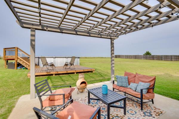 Golf, Swim, Relax Oklahoma Ranchland Retreat - Edmond, OK
