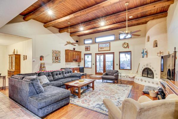 Stunning Sandia Mtn Views Rio Rancho Retreat - Santa Ana Star Casino Hotel