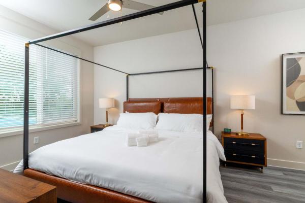 Trinity River - Modern Stay - King Bed - Stop 6 - Fort Worth