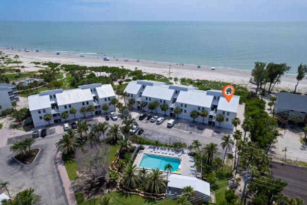 Beach Villa 2011 - Captiva One Bedroom Deluxe Beachfront Residence - North Captiva Island, FL