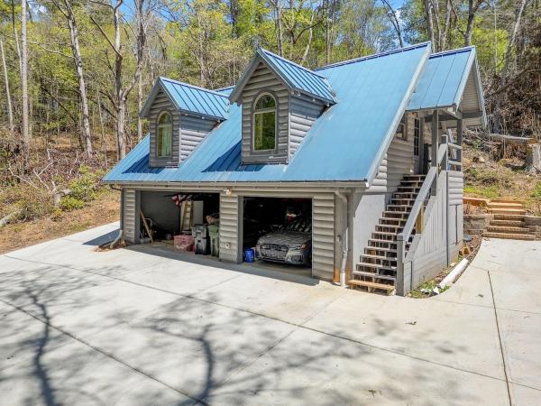 Treehouse Couples Retreat - Canton, GA