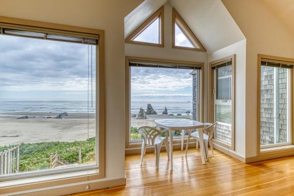 Beach Loop Condo #2 - South Unit - Bandon, OR