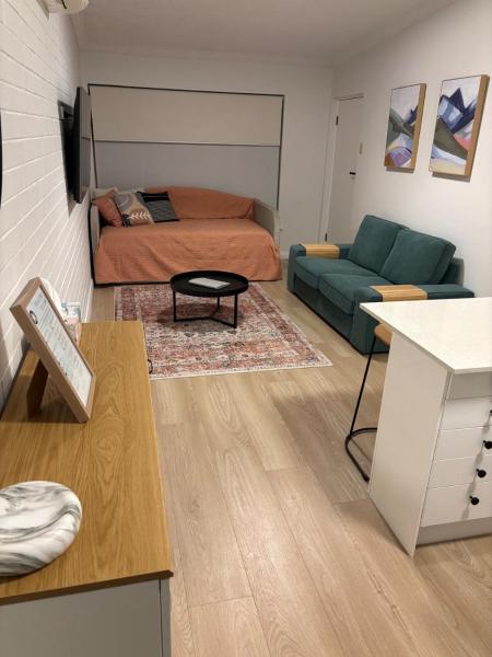 Stylish Jolimont Retreat - Parking - Near Subiaco - Subiaco, Australia