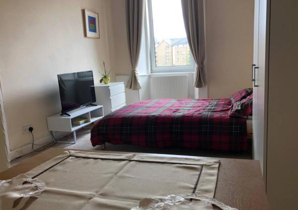 Cosy, Large Double Room In A Shared Flat - Edinburgh