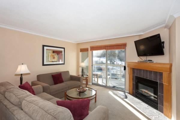 Woodrun Lodge 302 | Large Condo W/ Shared Heated Pool & Large Hot Tub - Whistler