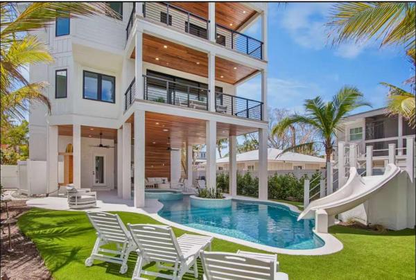 Between The Waves - Siesta Key Luxury Home - Siesta Key, FL