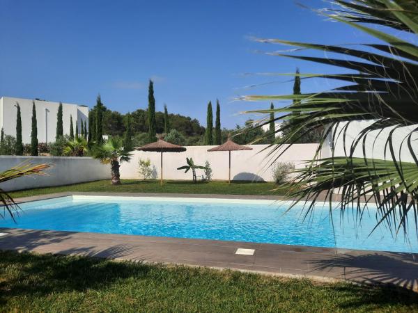 Location Phoebé Dans La Propriété Elaia - Languedoc-Roussillon