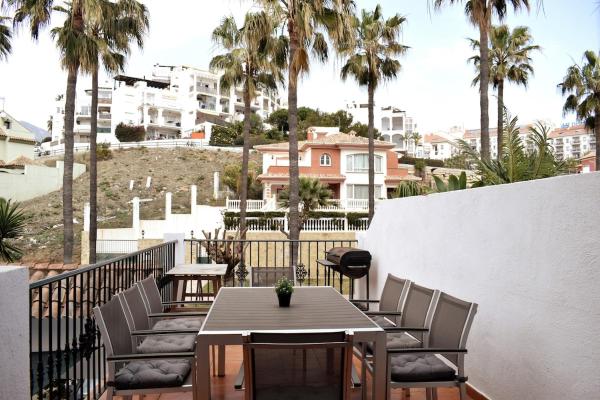Stunning Attached House With Shared Pool, 3' To The Beach - Torremolinos
