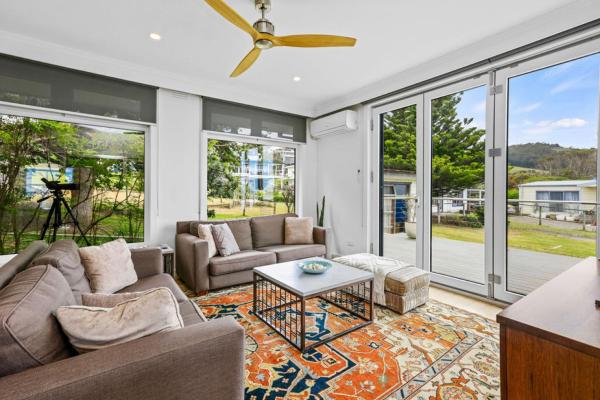 Mavi Beach House - Stylish Home Opposite Beach - Great Ocean Road