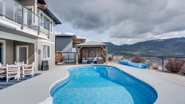 Hot Tub, Pool, City Views, Close To Silver Star - Vernon
