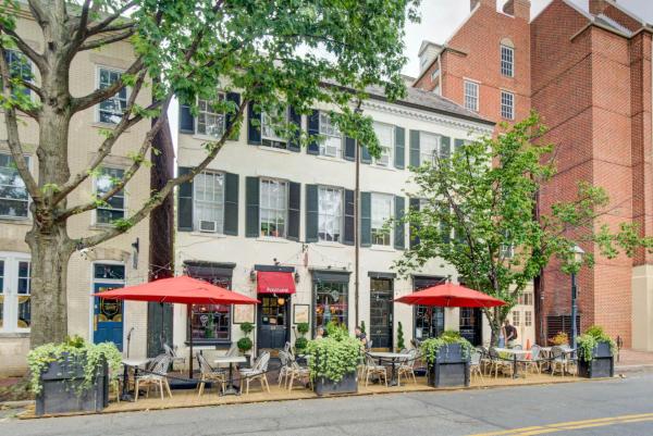 Heart Of Old Town Historic 2 Br Walk To King St - Alexandria, VA