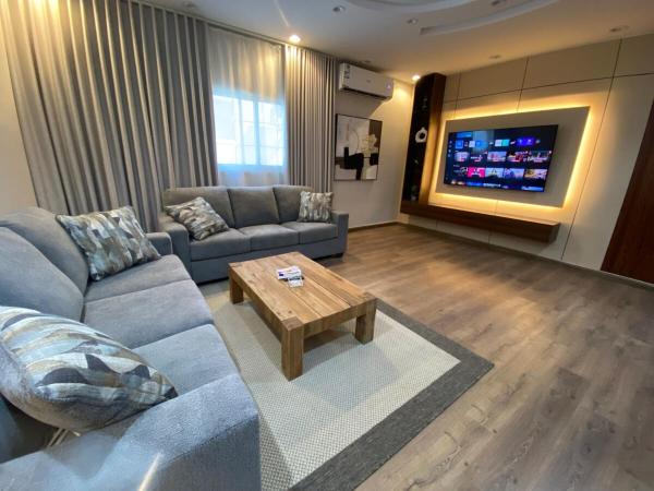 A Two-bedroom Apartment That Can Accommodate 6 People And A Spacious Hall With A Kitchen - Saudi Arabia