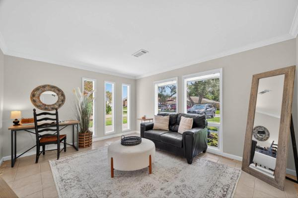 Spacious Family Home Bbq And Outdoor Area - Seabrook, TX