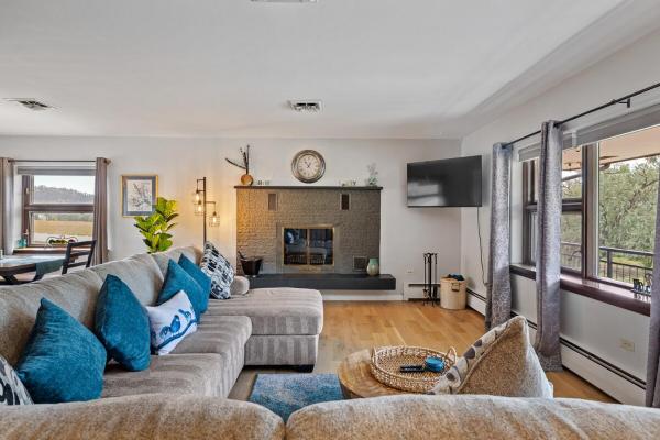 Country House For A City Mouse - Rapid City, SD