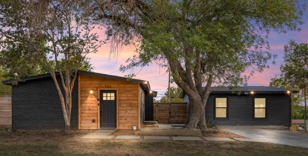 4br Modern Getaway By Lackland & Seaworld - San Antonio, TX
