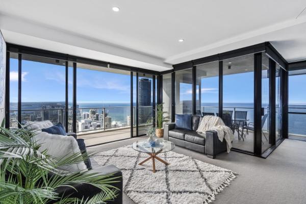 5 Bedroom Executive Sub Penthouse In The Heart Of Surfers With Full Ocean Views - Sleeps 12 - Circle On Cavill Amazing!! - Gold Coast