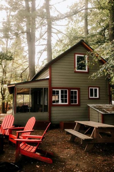 Rustic, Pet Friendly Cabin On The Hudson River, Perfect For A Glamping Weekend In The Adirondacks - Corinth, NY