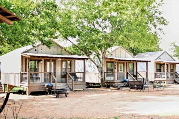 Dream Glamping Destination: Stunning Tented Cabin On The Geronimo Creek In Seguin, Texas - Texas