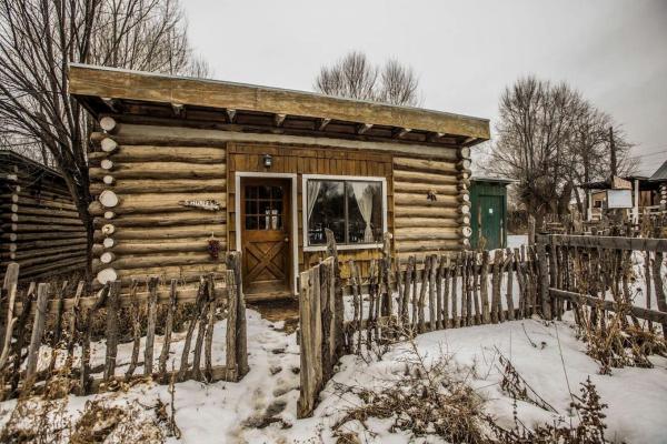 Rustic Log Cabin On Eco-friendly Farm Near Taos, New Mexico - New Mexico