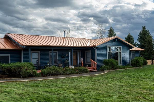 Elegant Western-style Vacation Rental With Mountain Views Near Madison River In Ennis, Montana - Ennis, MT