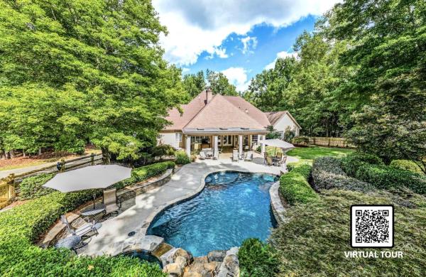 Impressive Luxurious Rental With Pool And Game Space In Nc - Piper Glen Drive – Charlotte