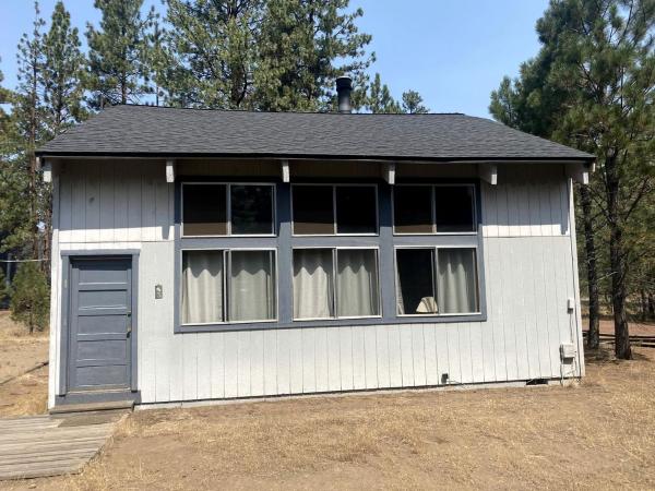 Rustic Cabin Rental Near Hoodoo Ski Area And The Deschutes River In Sisters, Oregon - Sisters, OR