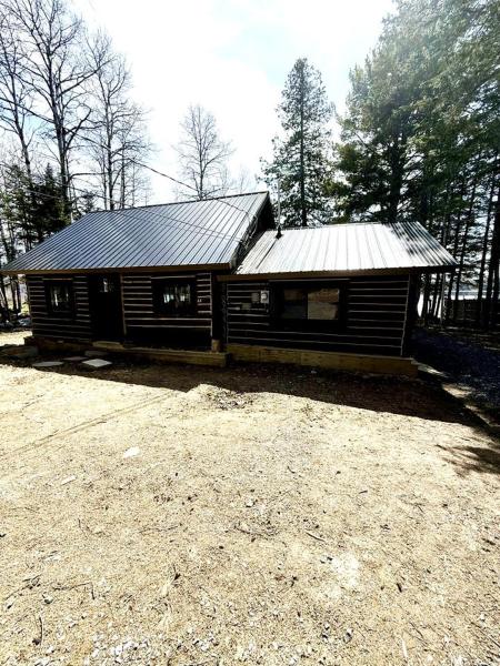 Charming Lakeside Cabin Bungalow With Timeless Rustic Beauty Near Portage Lake In Maine - Maine