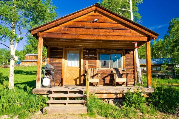 Private Cabin For Skiing Getaway With Deck In Steamboat Springs, Colorado - Colorado