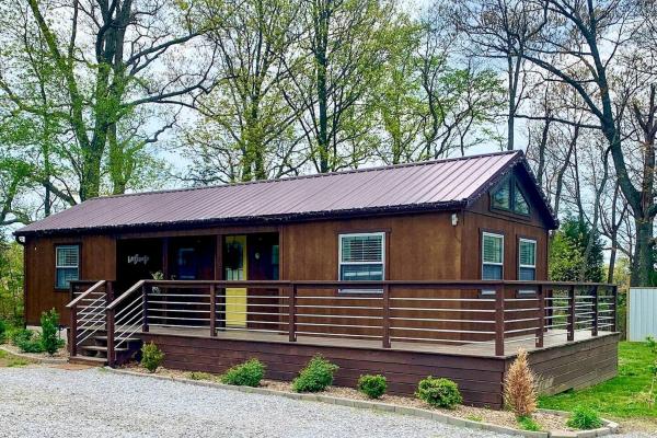 Entire Three Cabins Property Perfect For Big Groups In Marion, Illinois - Marion, IL