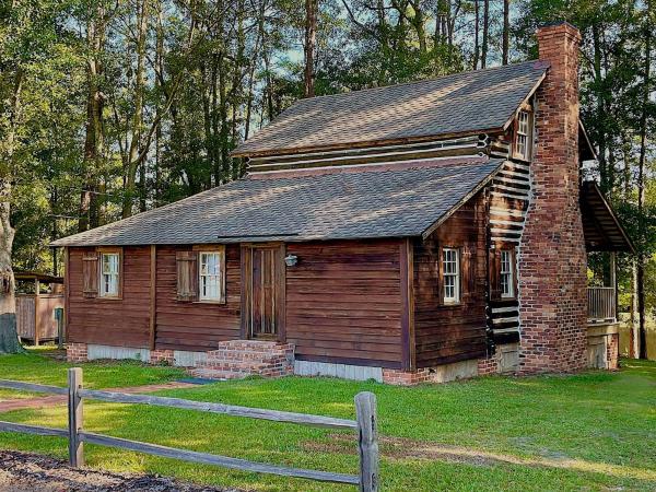 Perfect Couple's Or Solo Getaway: 1840s Log Cabin, Claxton, Ga - Florida