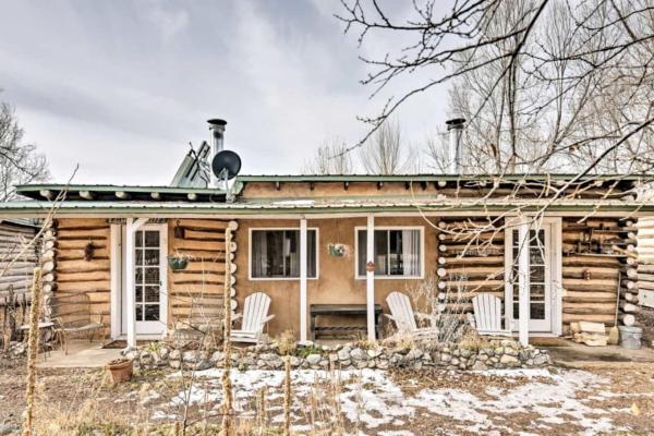 Charming Log Cabin Rental On Eco-farm Near Taos Ski Valley - New Mexico