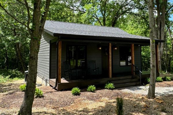 Stunning Cabin With Spa Perfect For Outdoor Sports In Carbondale, Illinois - Carbondale, IL