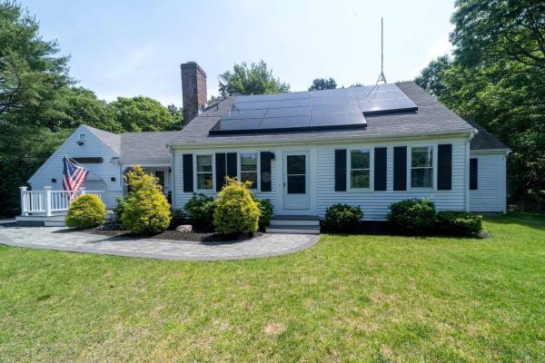 Family Vacation Rental Near Old Silver Beach, Massachusetts - Falmouth, MA