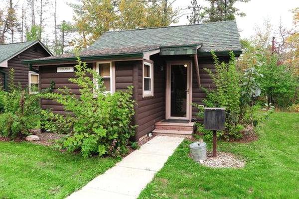 Cozy Michigan Cabin Getaway In Huron National Forest - Michigan