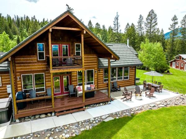 Amazing Cabin Perfect For Family Getaways In Coram, Montana - Glacier National Park
