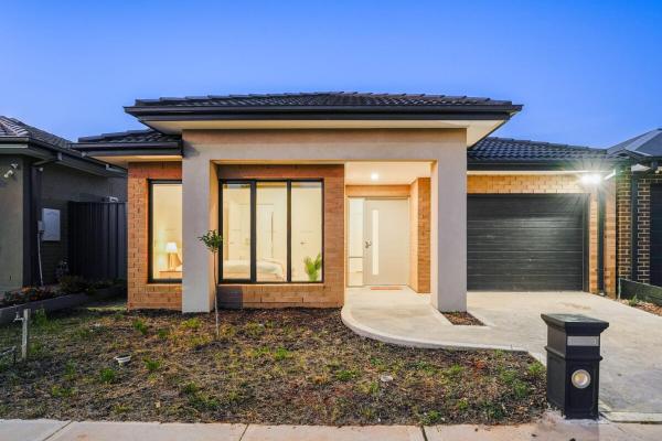 3 Bedroom 3 Bath Accessible Bathrooms - Melton