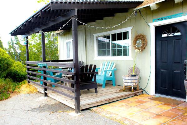 Pet Friendly Fantastic Cottage With Hot-tub In Rainbow, California - Temecula, CA