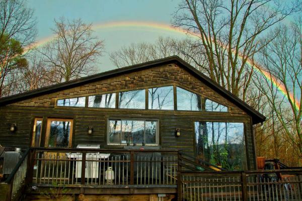 Luxury Mountain Cabin Rental On Rockfish Gap River Near Charlottesville, Virginia - Wintergreen, VA
