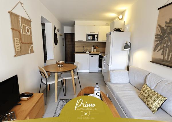 Le 111 - T2 Charme, Piscine Chauffée, Plage Privée - Figari