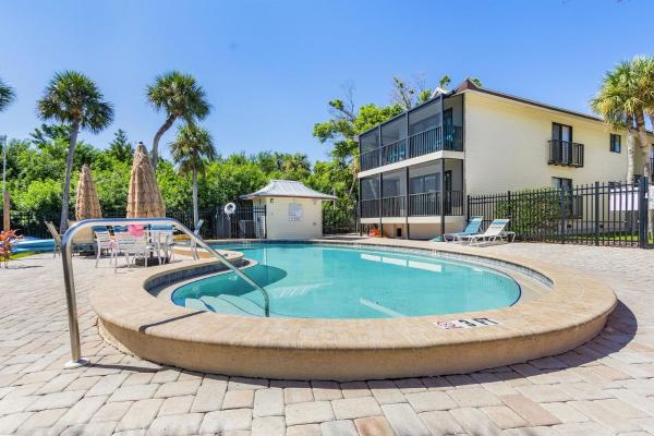 Unwind With Beach Bliss & Sunset Magic - Sunburst 113 - Manasota Key, FL