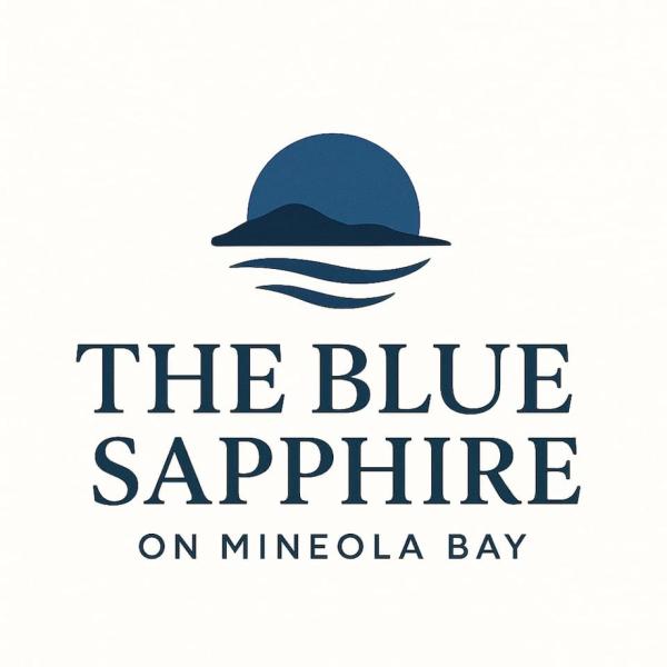 The Blue Sapphire 3br 3ba Luxury Lakefront Home On Mineola Bay Stunning Views On Chain O Lakes - Splash Pad, Lindenhurst