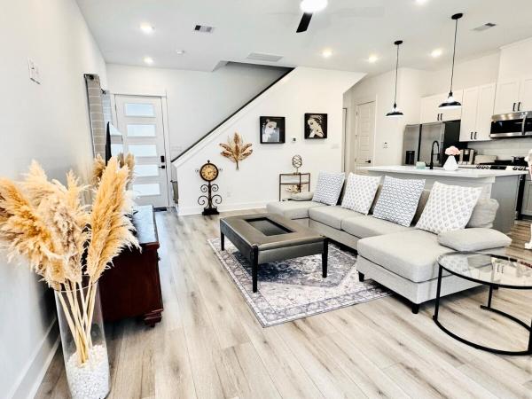 Colorful Dining Experience In Cozy Getaway - アメリカ ヒューストン