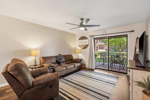 Coffman Escape - Stay For 6 - Branson, MO