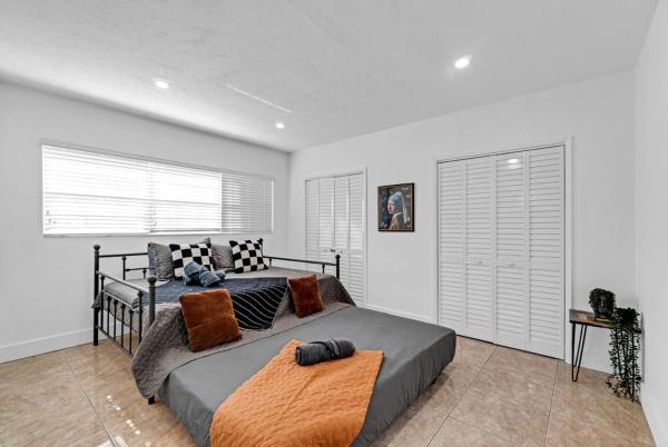 Modern Miami Home Close To Beach & Aventura Mall - Miami Gardens, FL