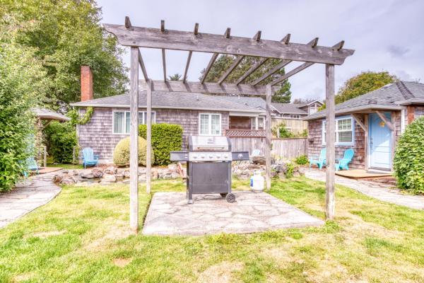 Hidden Villa Cottage #6 - The Starfish Cottage - Cannon Beach, OR