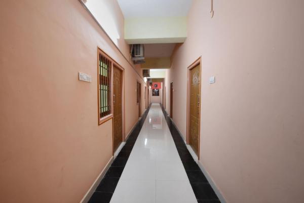 Hotel O Vellore New Bus Station Formerly Sp Highway Inn - Andhra Pradesh