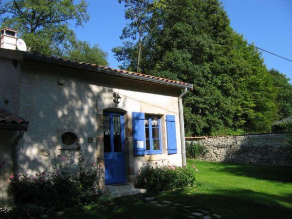 Charmant Gîte Lorrain Avec Poêle, Jardin Et Terrasse, Proche Des Sites Historiques De Verdun - Fr-1-585-4 - Maas