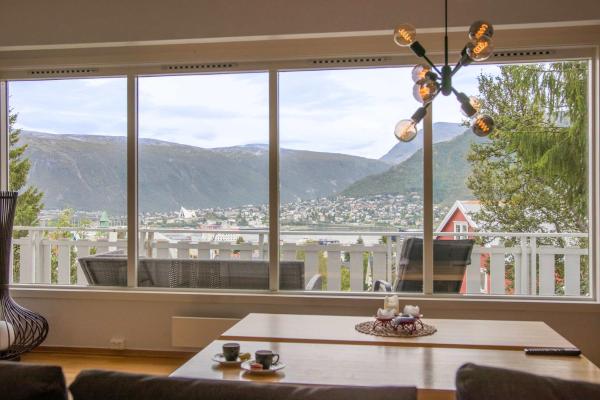 Spacious With A Great View Over Tromsø - Tromsø